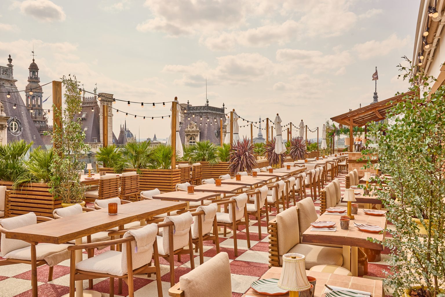 Terraza Mikuna x Minuty : le nouveau rooftop festif du BHV Marais ...